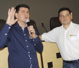 Secretário Sandro Alex libera micro-ônibus para a saúde e recursos para ...