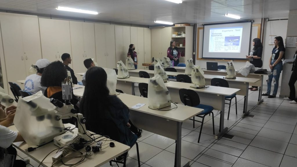 Mostra de Profissões do CRG UEM encerra hoje, terça | Tribuna da Região Mostra de Profissões do CRG UEM encerra hoje, terça | Tribuna da Região